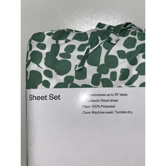 Room Essentials | Bedding | Room Essentials Printed Microfiber Full ...